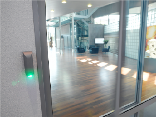 uPASS Access: small reader with of up to 2 meters read range